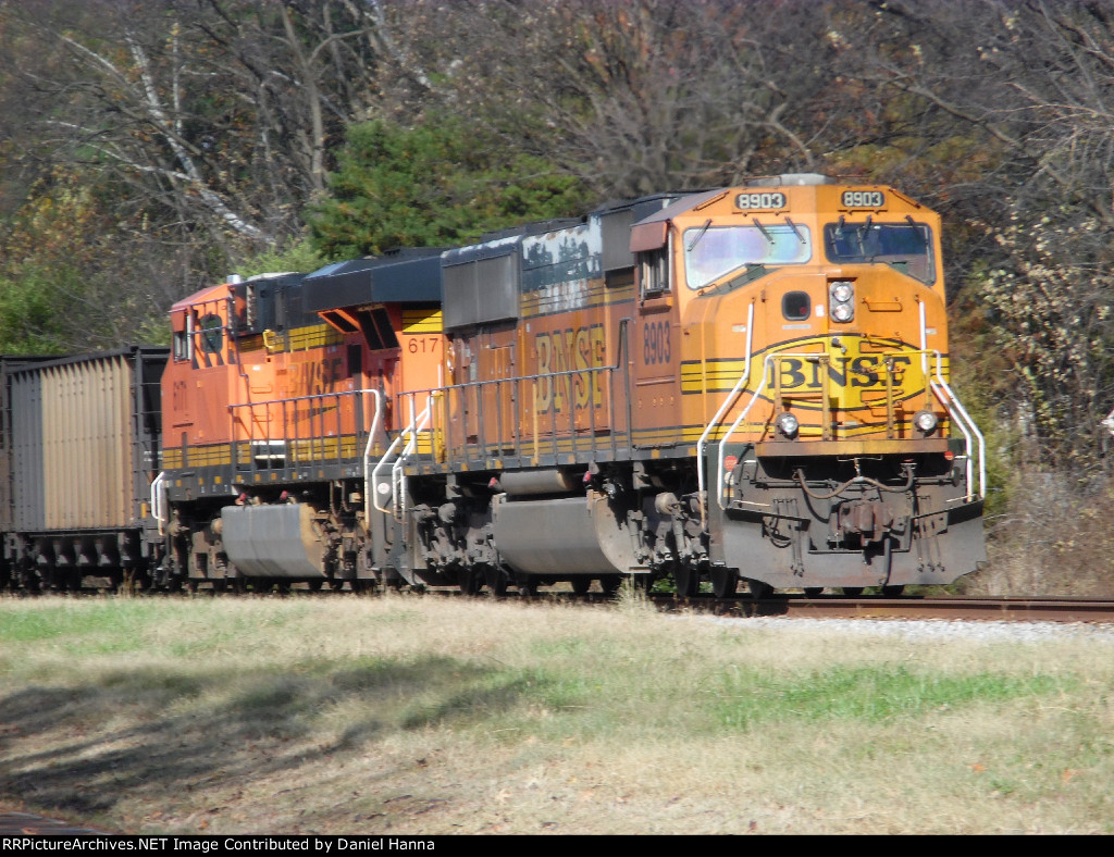 BNSF ES44AC & SD70MAC